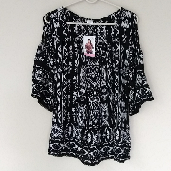 Bila | Tops | New Bila Cold Shoulder Crochet Tunic Top S Black White ...